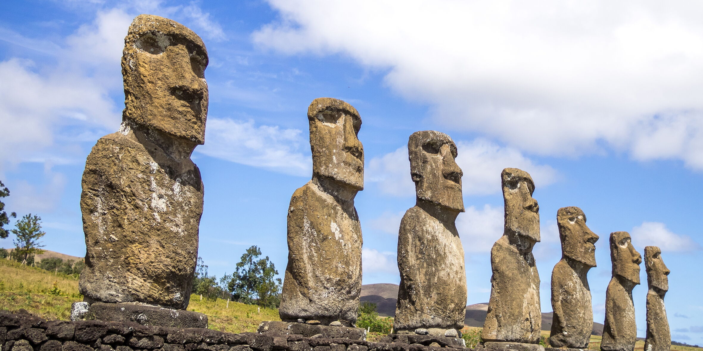 Moain Gott: Mehrere Steinskulpturen der Osterinsel schwer beschädigt ...