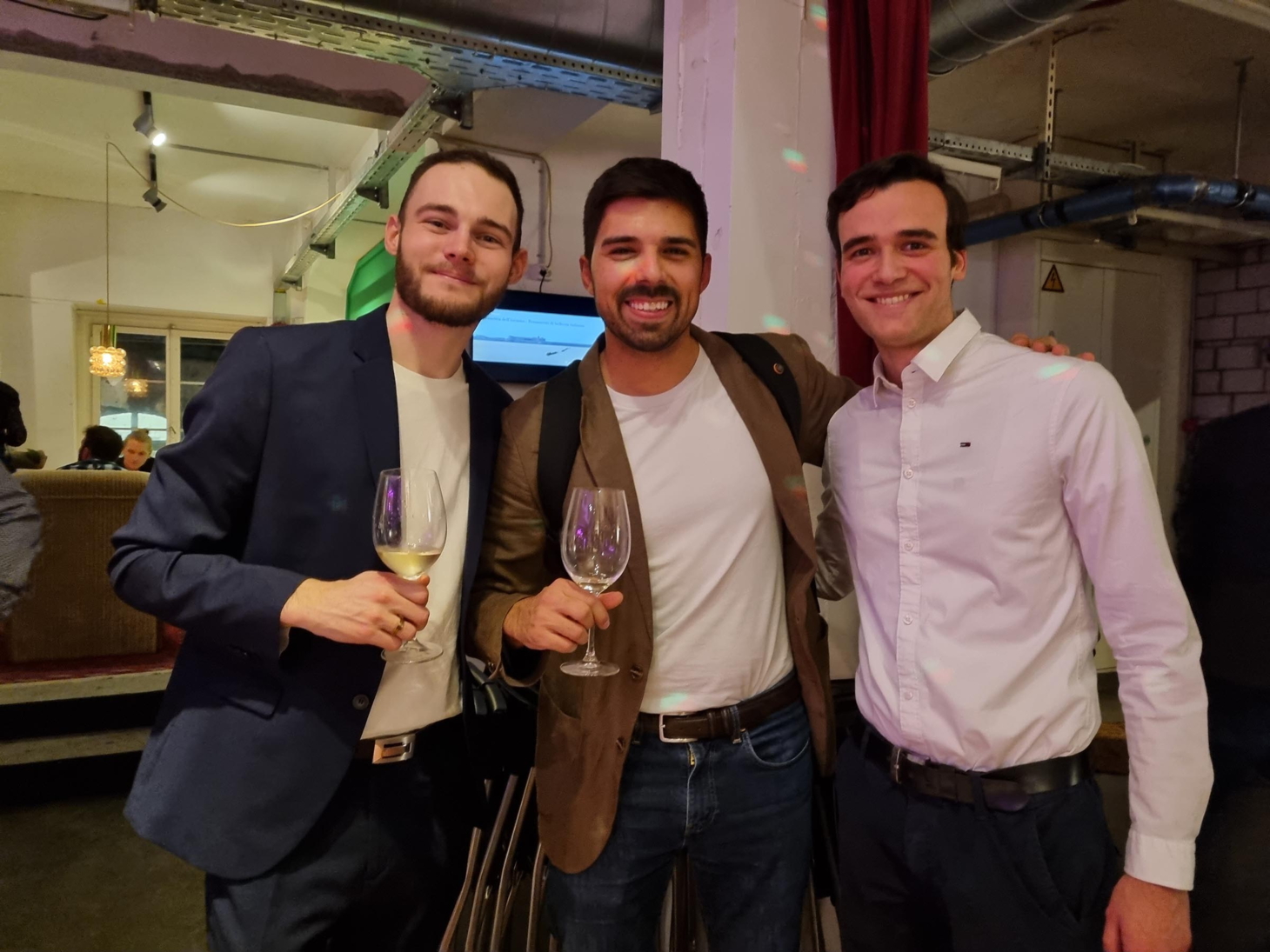 Diese IST-Absolventen feiern ihr Diplom - travelnews.ch