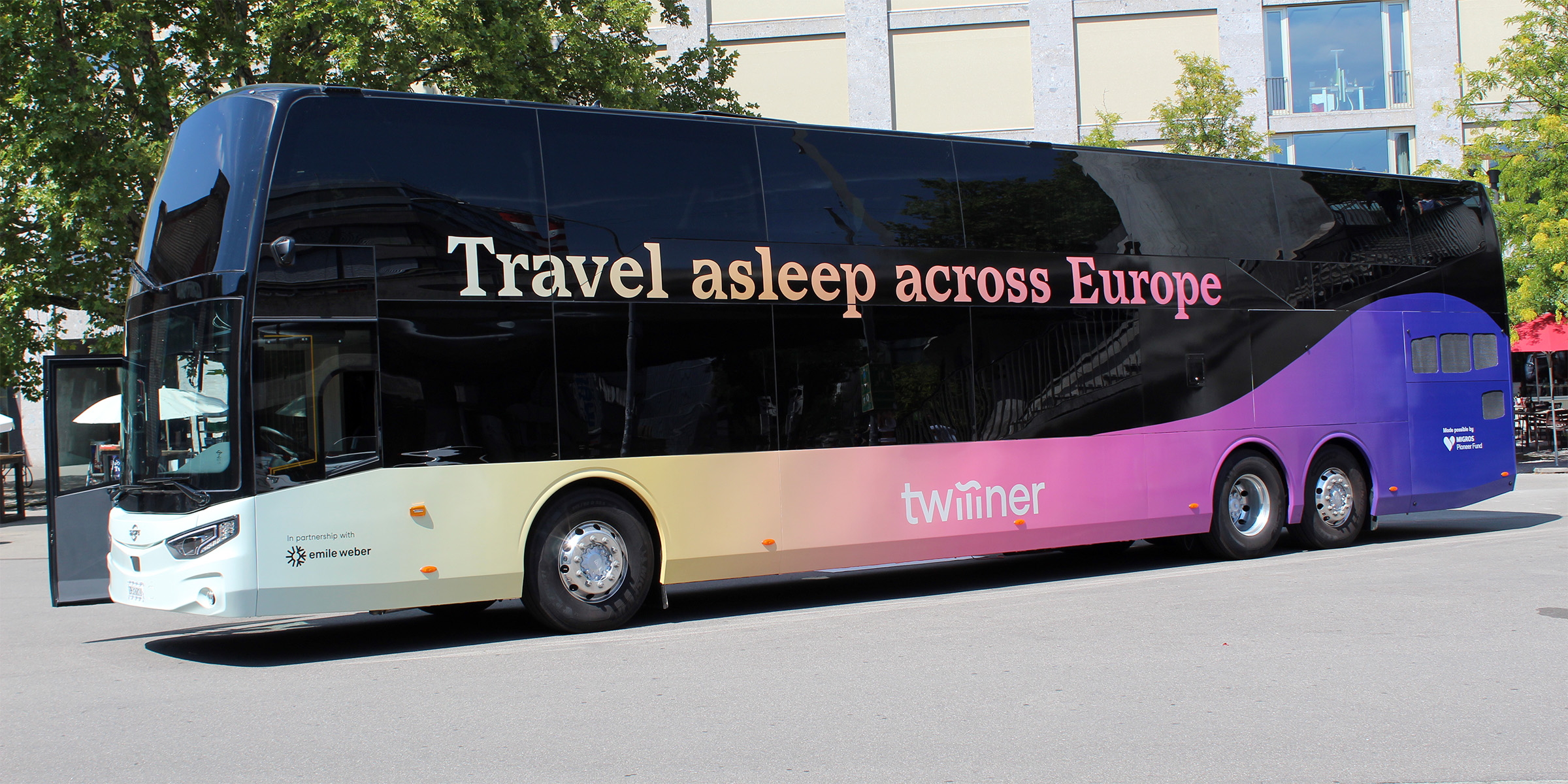 Night bus with sleeping comfort celebrates premiere in Zurich ...