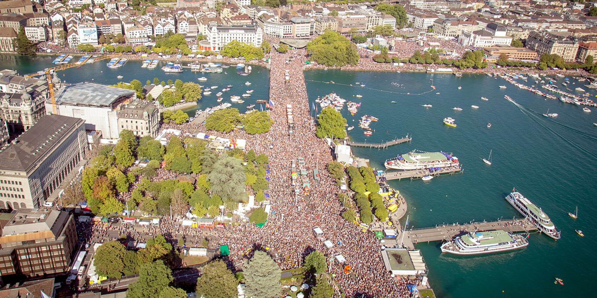 Mit zahlreichen Extrazügen an die Street Parade Zürich - travelnews.ch
