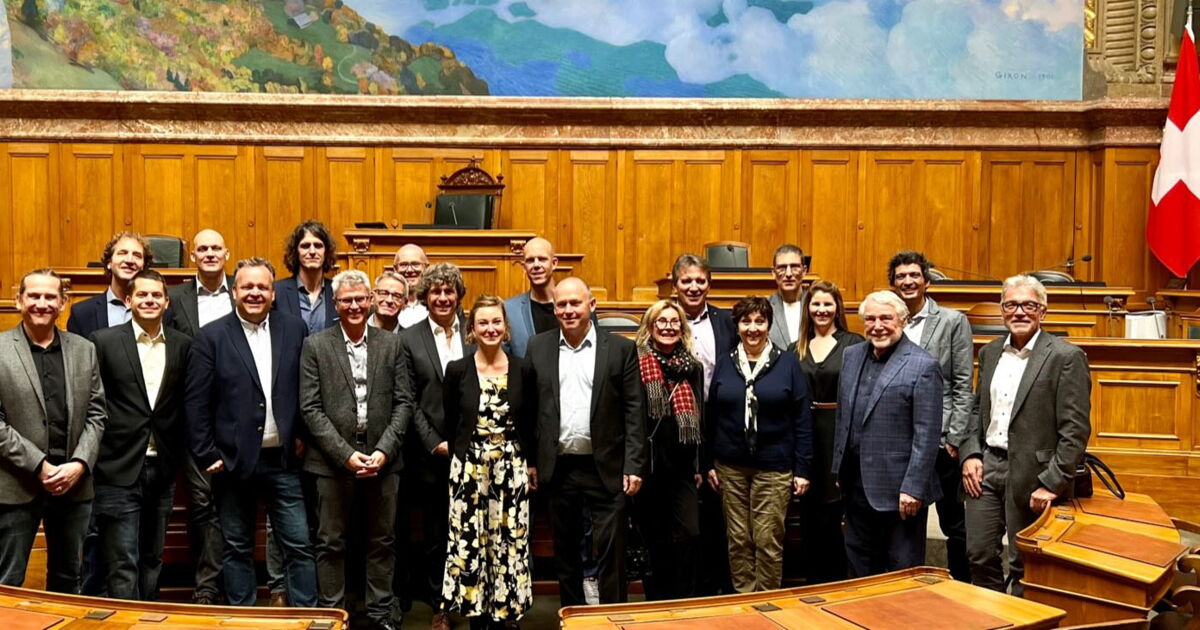 Überraschender Besuch von Globetrotter im Bundeshaus - travelnews.ch