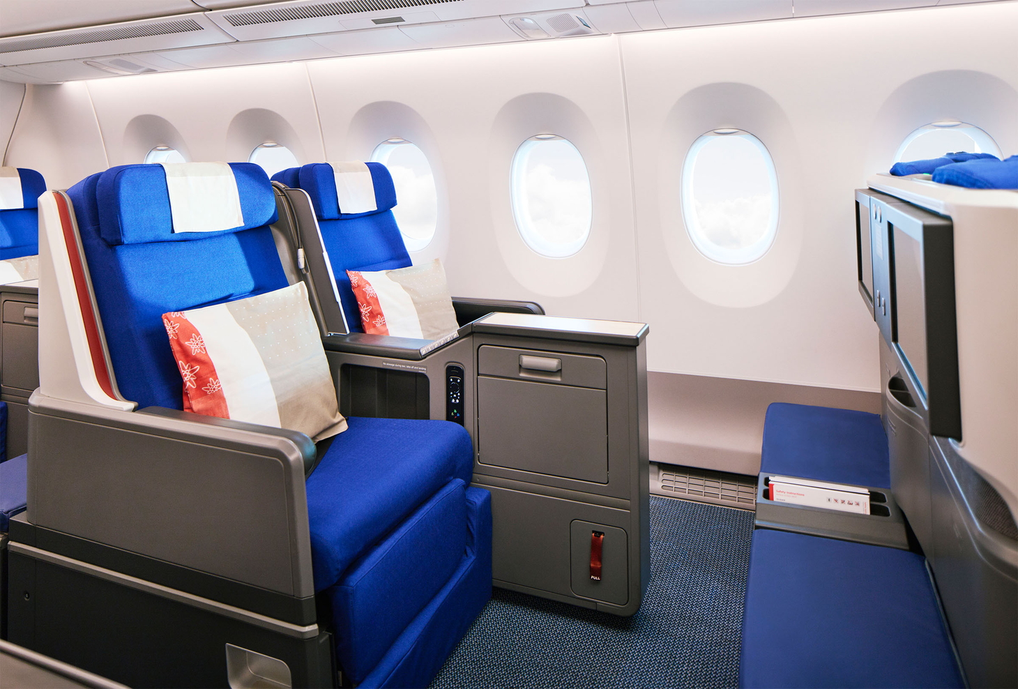 Economy Max vs. Business Class in Edelweiss' new Airbus A350 ...