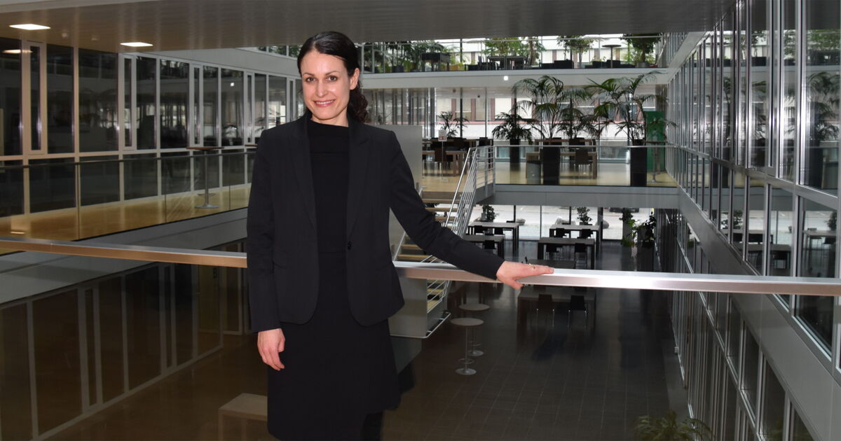Laura Meyer erklärt die Dossiergebühr - travelnews.ch